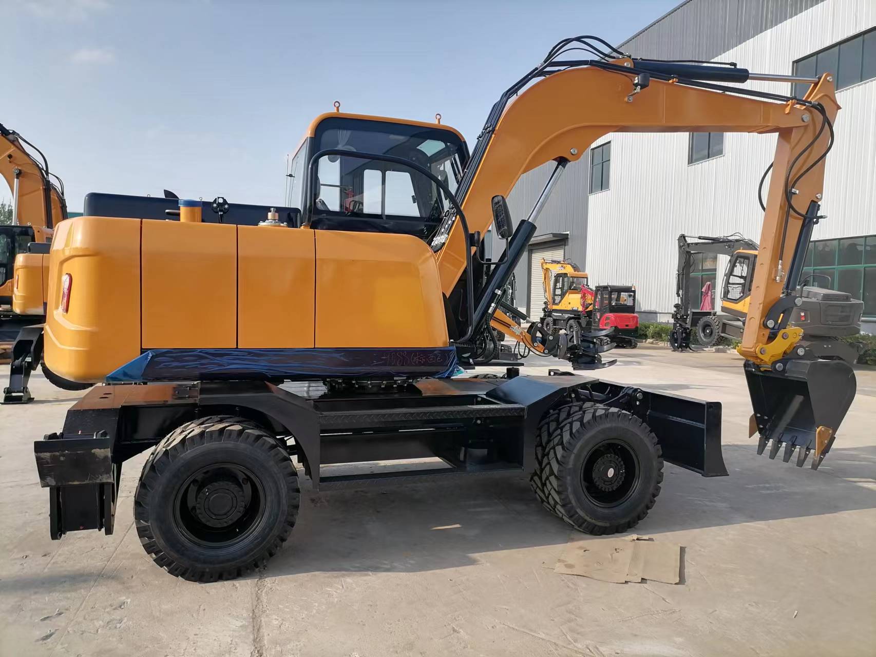 compact wheel excavator