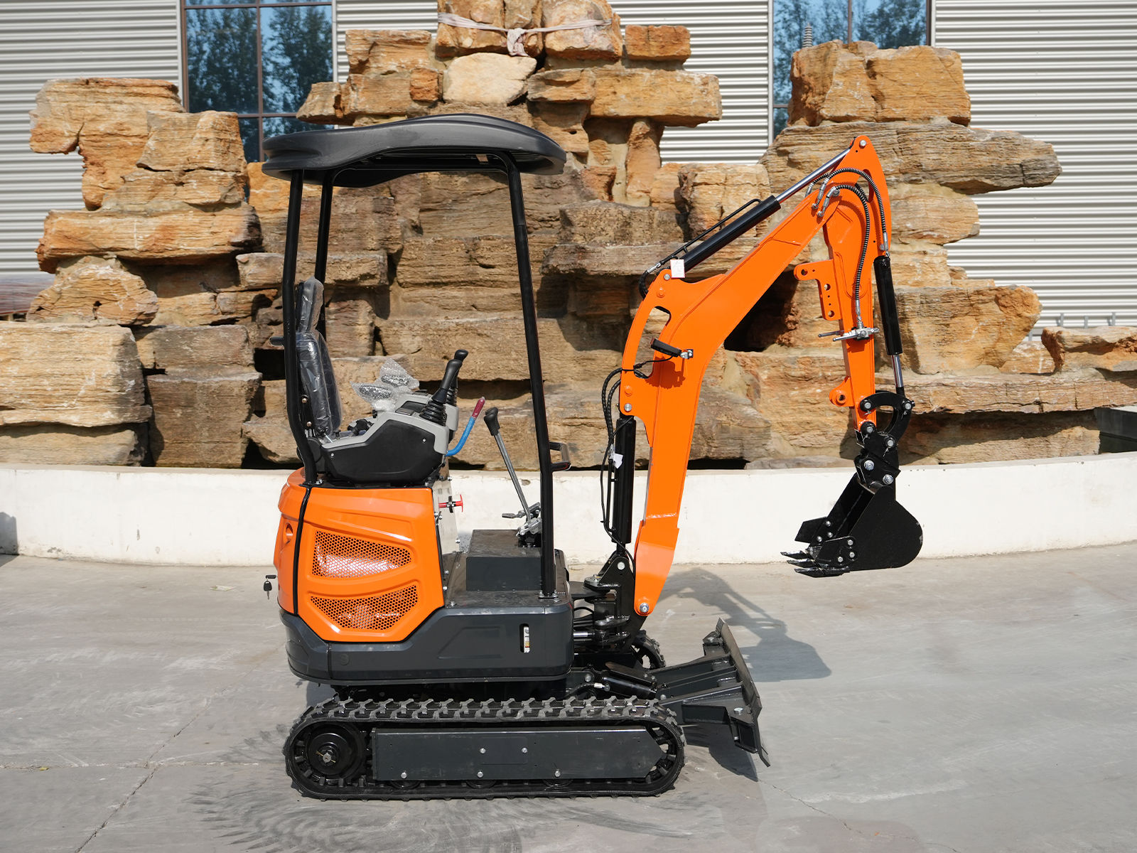 SONCA Launches New 1.5-Ton Compact Excavator from Shandong Hub - China ...